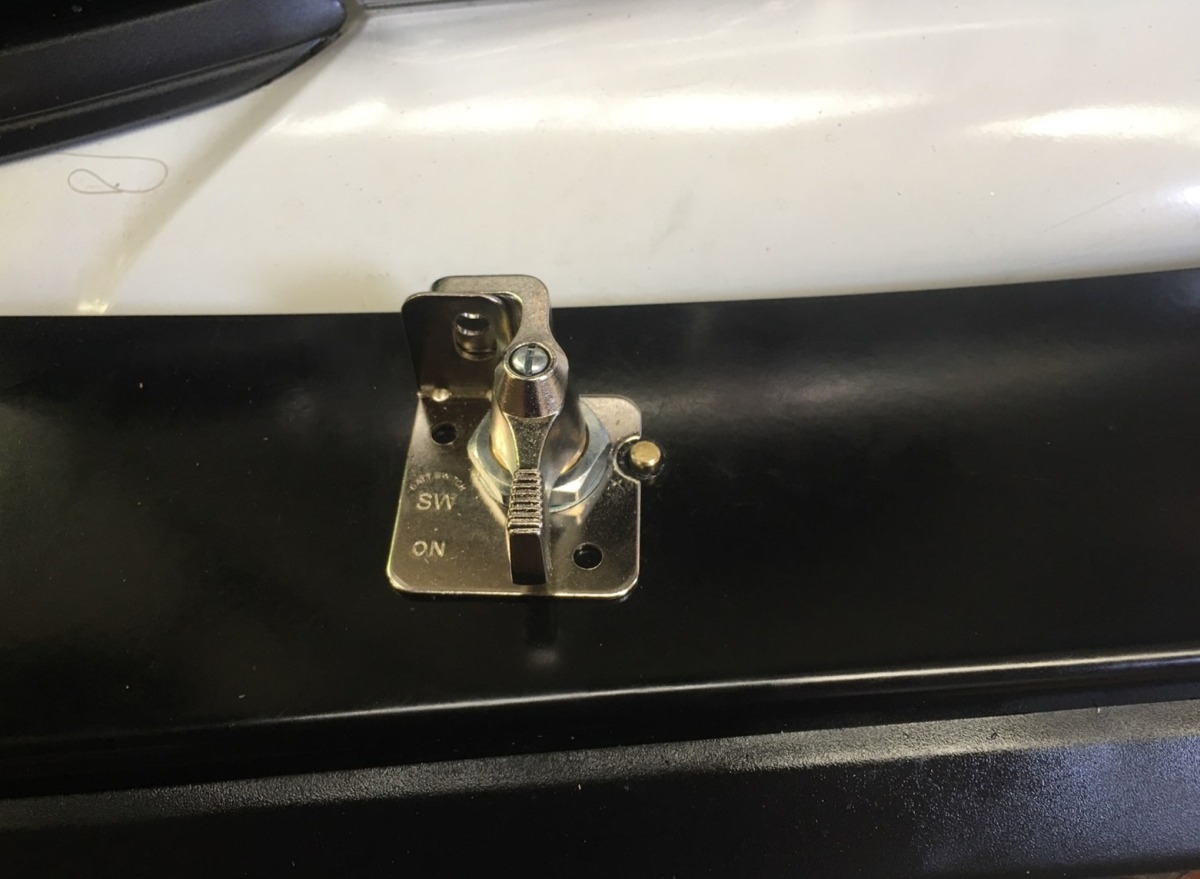 HiLux 2017 Lockable Battery Isolator | Creative Installations