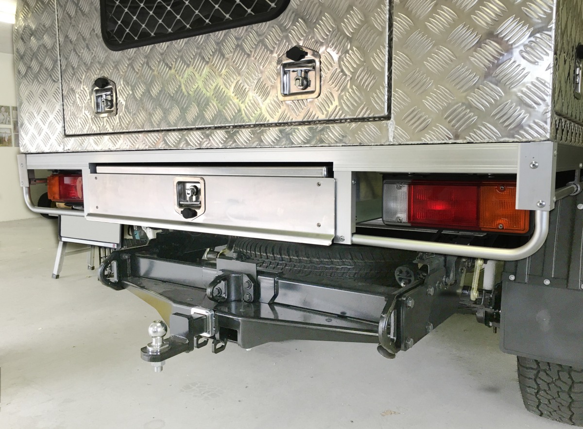 HiLux 2018 Integrated Reverse Camera | Creative Installations