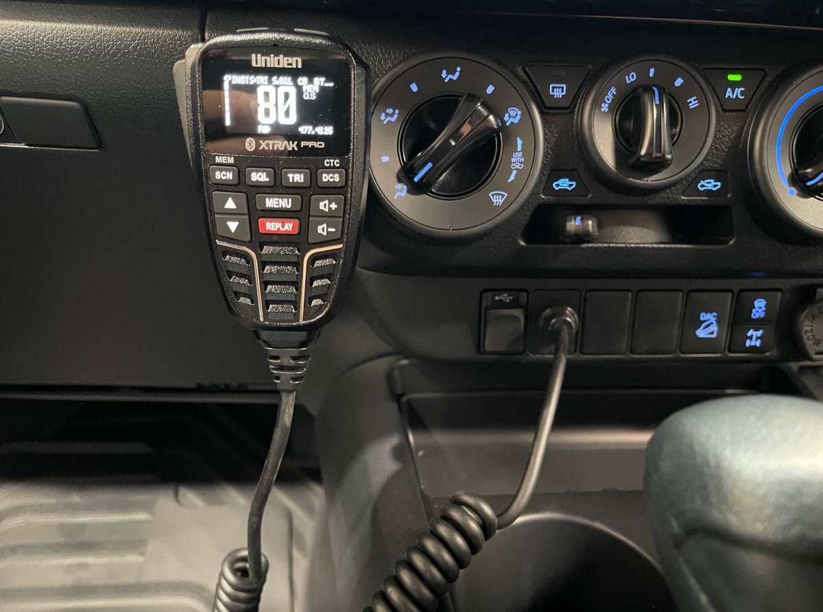 HiLux 2022 Uniden XTRAK 80 Pro UHF | Creative Installations
