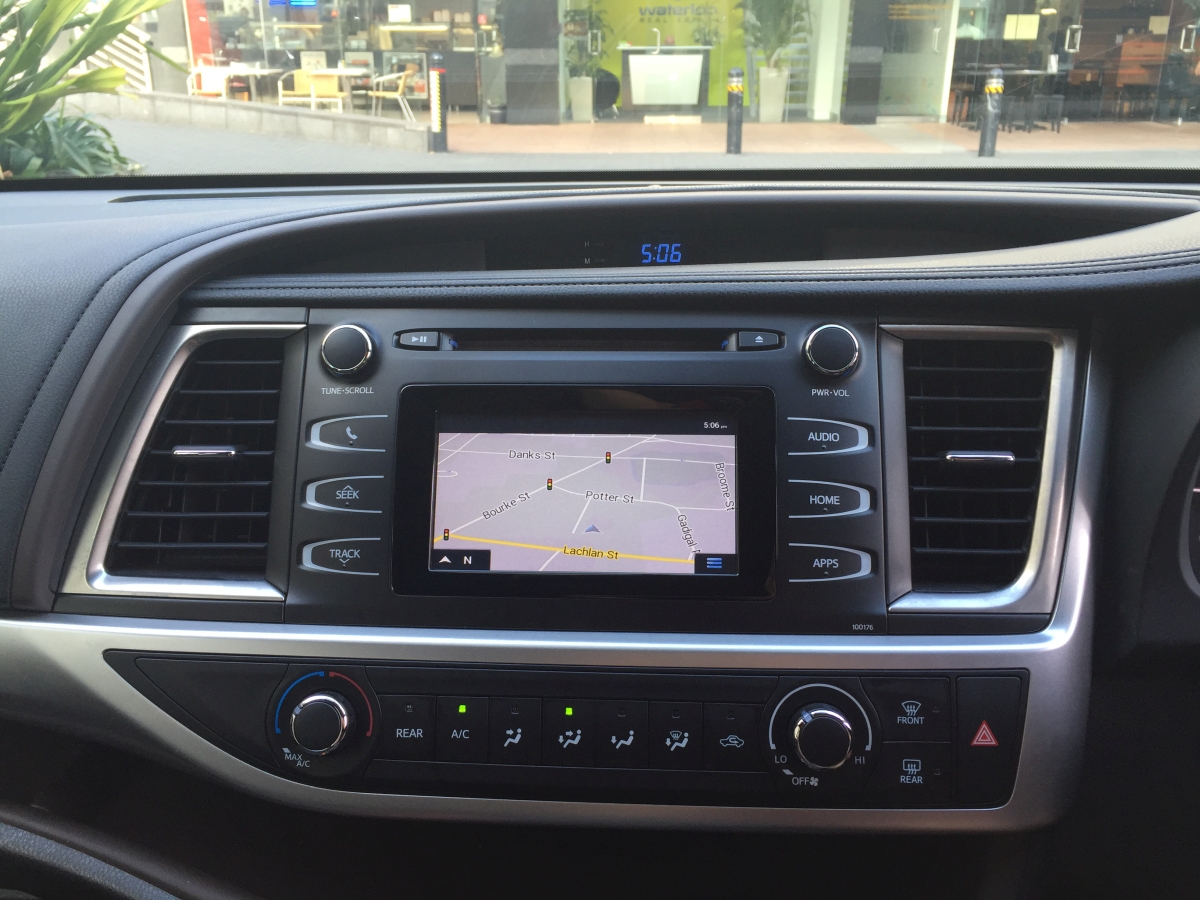 Kluger 2015 Integrated GPS Navigation System | Creative Installations