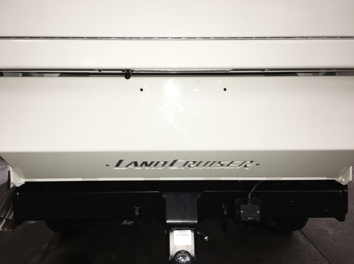 LandCruiser 70 2018 Reverse Camera on Alloy Tray | Creative Installations