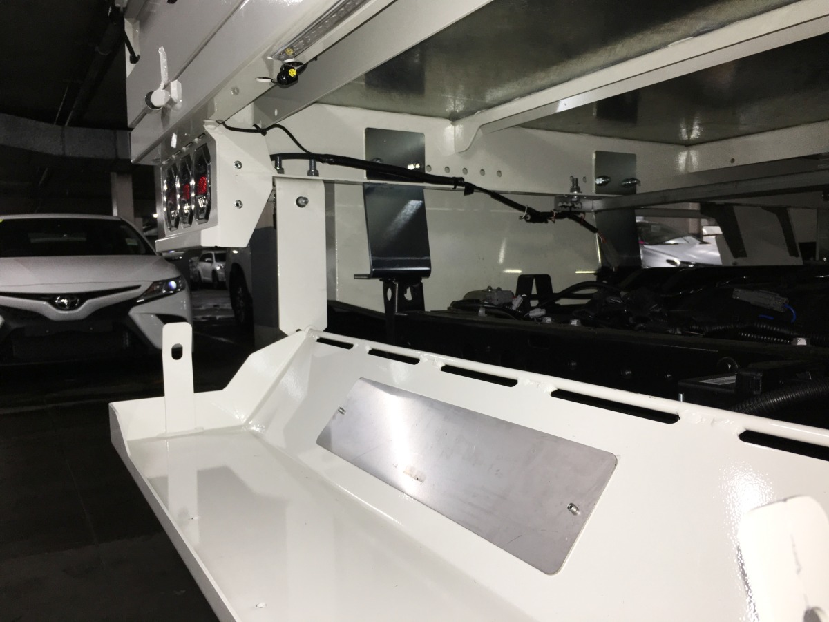 LandCruiser 70 2018 Reverse Camera on Alloy Tray | Creative Installations