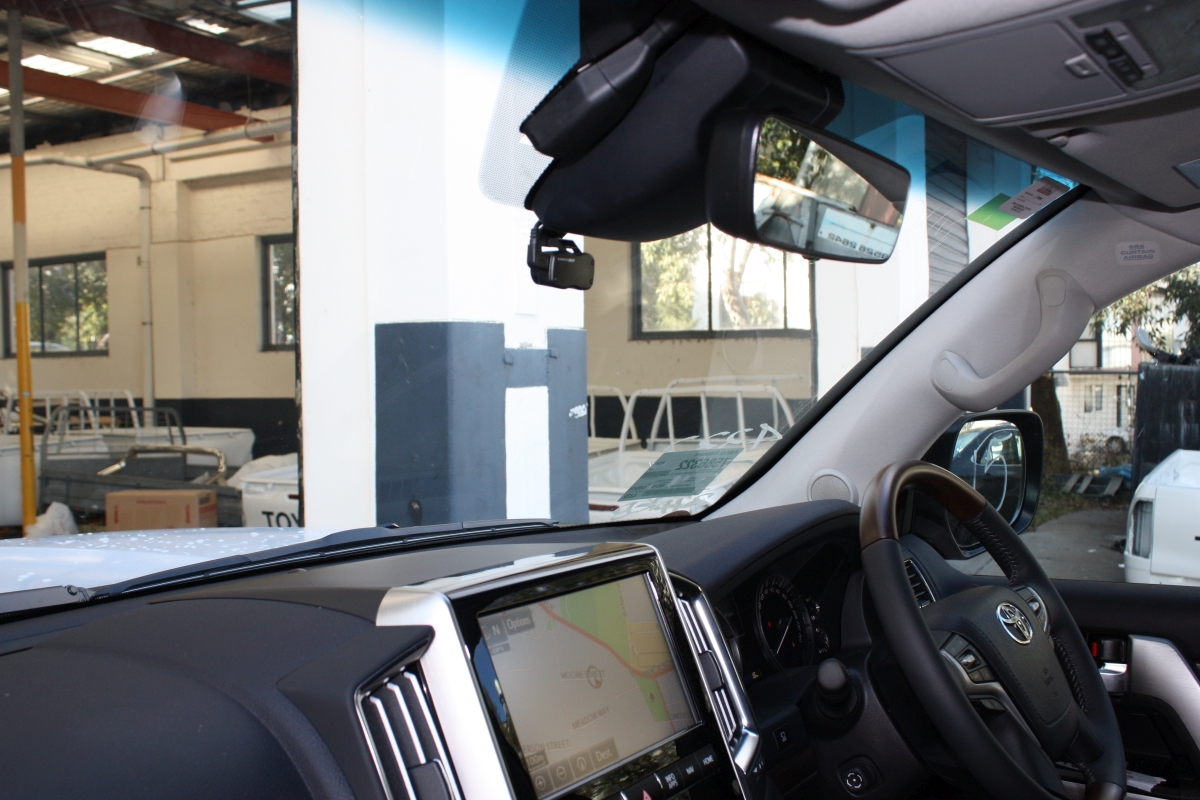 LandCruiser Sahara 2016 eCELL Dash Cameras | Creative Installations