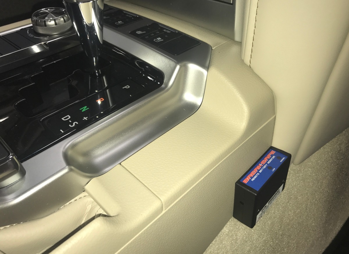 LandCruiser 200 Sahara 2018 Breaksafe RM6000 Remote Battery Monitor ...
