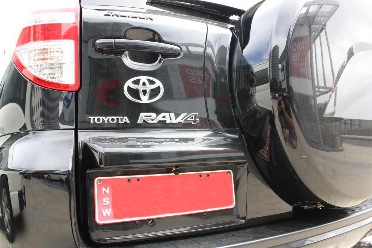 RAV4 2010 Integrated Reverse Camera | Creative Installations