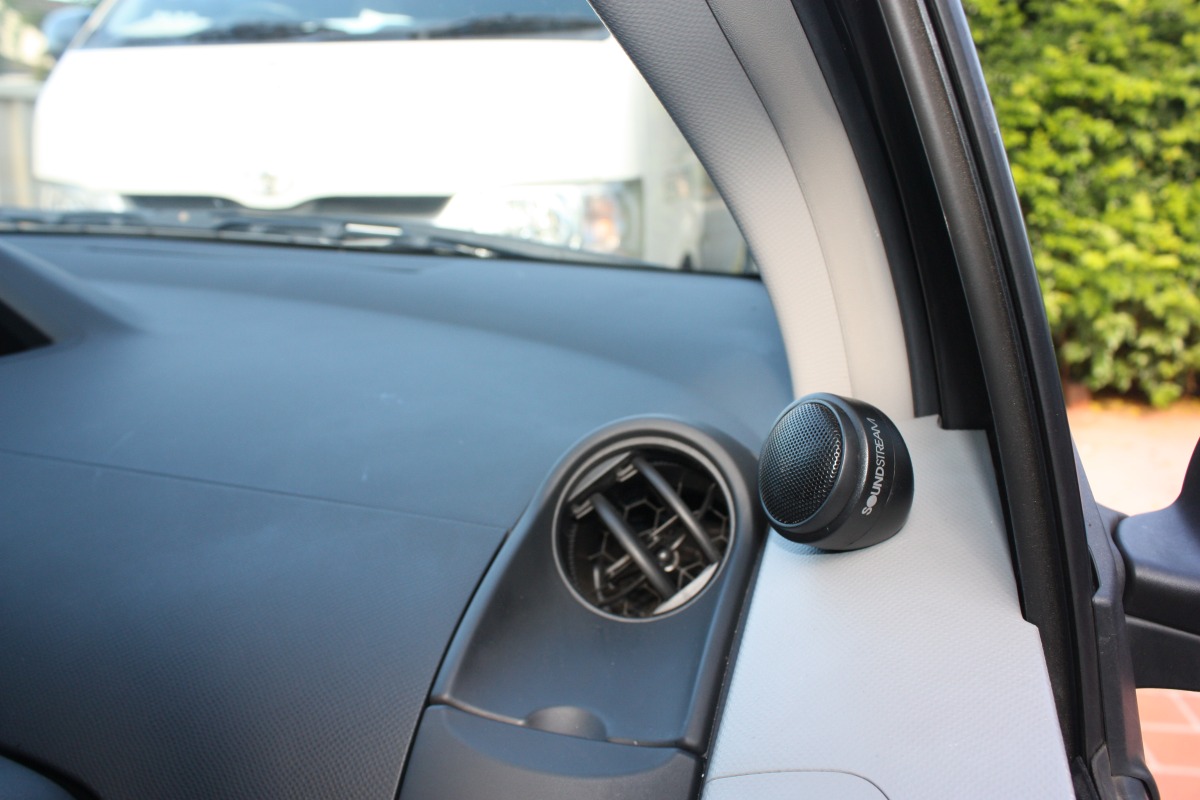 Yaris 2009 Soundstream Tweeters | Creative Installations
