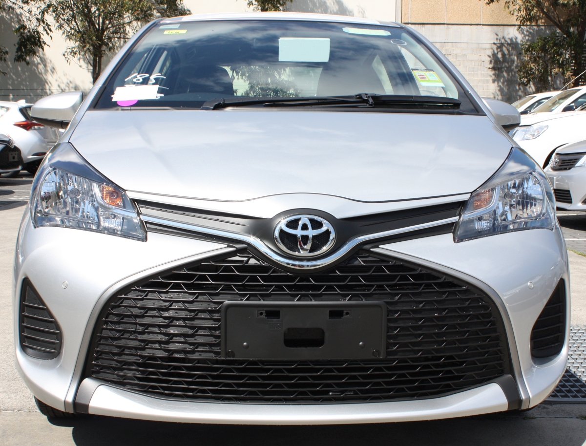 Yaris 2015 front parking sensors | Creative Installations