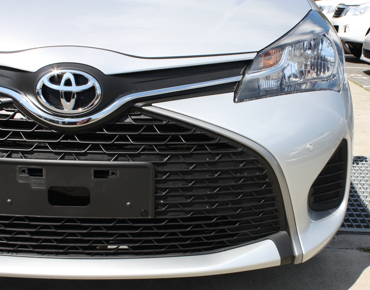 Yaris 2015 front parking sensors | Creative Installations