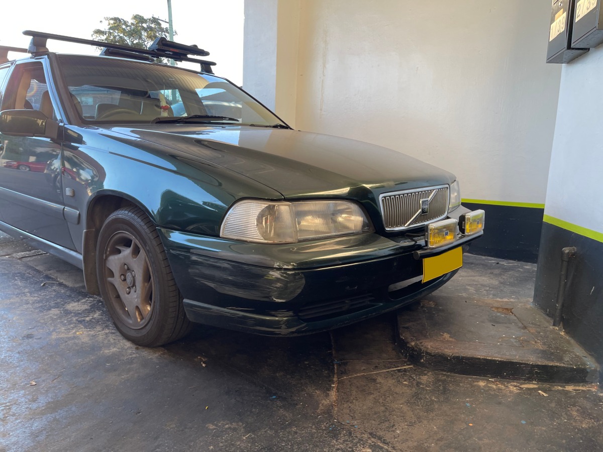 S70 1997 Narva Yellow Fog Lights | Creative Installations