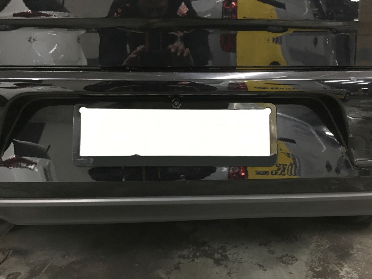 Golf 2014 Integrated Reverse Camera | Creative Installations