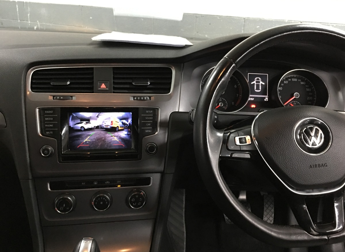 Golf 2014 Integrated Reverse Camera | Creative Installations