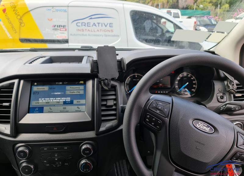 Universal Wireless Car Charger | Creative Installations